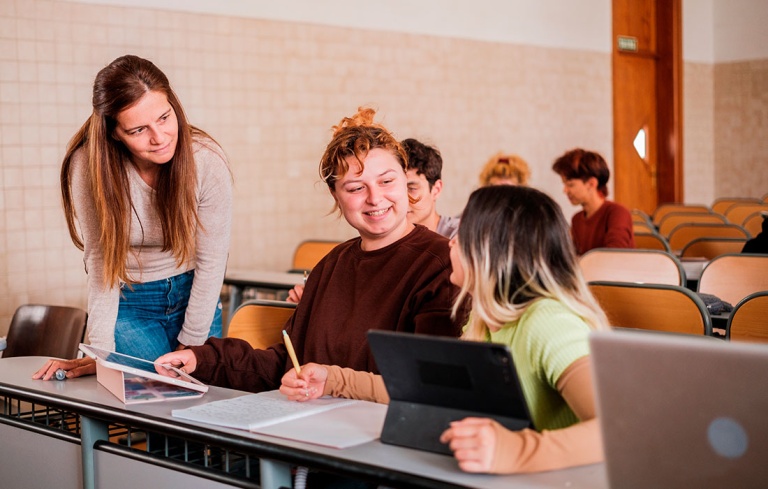 ¿Cuál Es la Diferencia Entre Pedagogía y Docencia? | UNILA